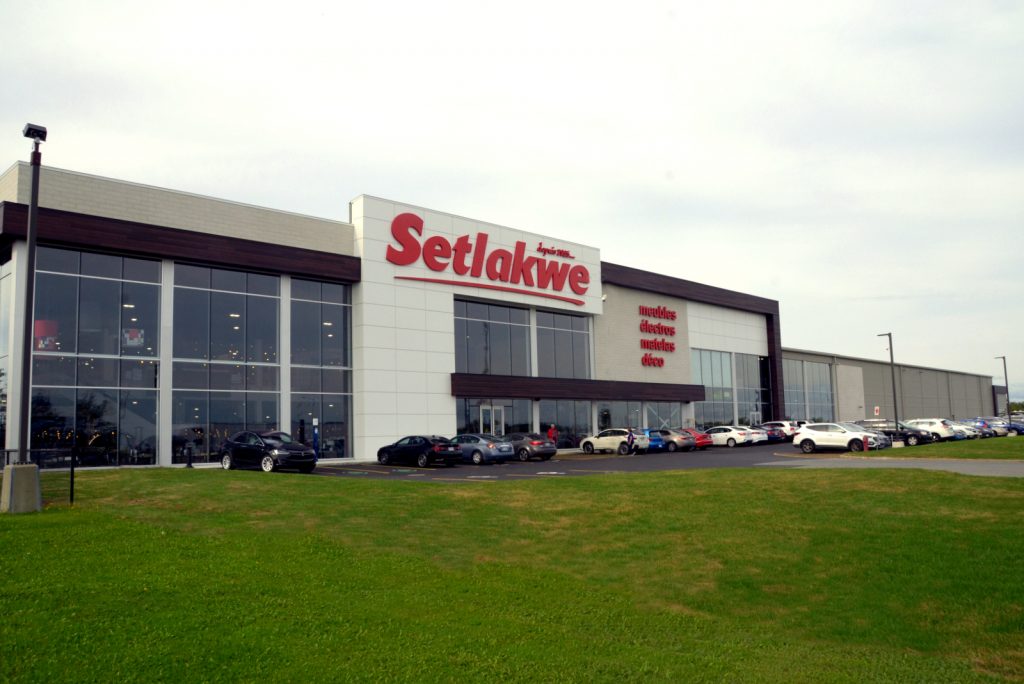 Le nouveau magasin Setlakwe – Meubleur de bonheur! – Vingt55