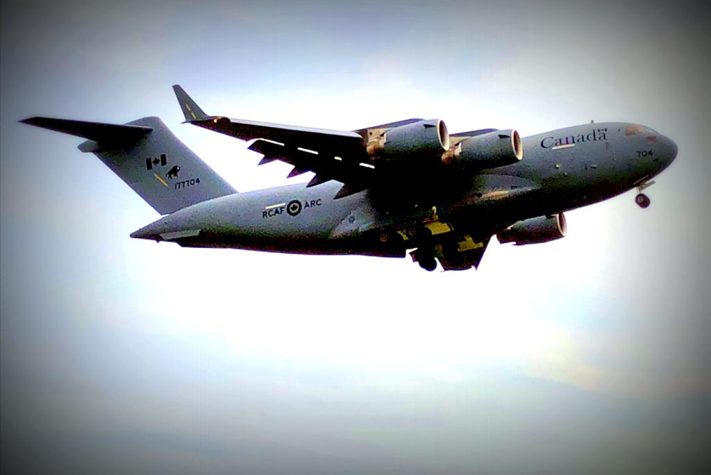 Un Drummondvillois de 26 ans aux commandes d‘un imposant Globemaster ...