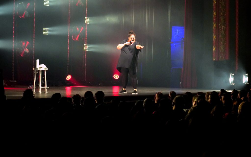 Humour – Grâce de Christine Morency, à pleurer de rire – Vingt55