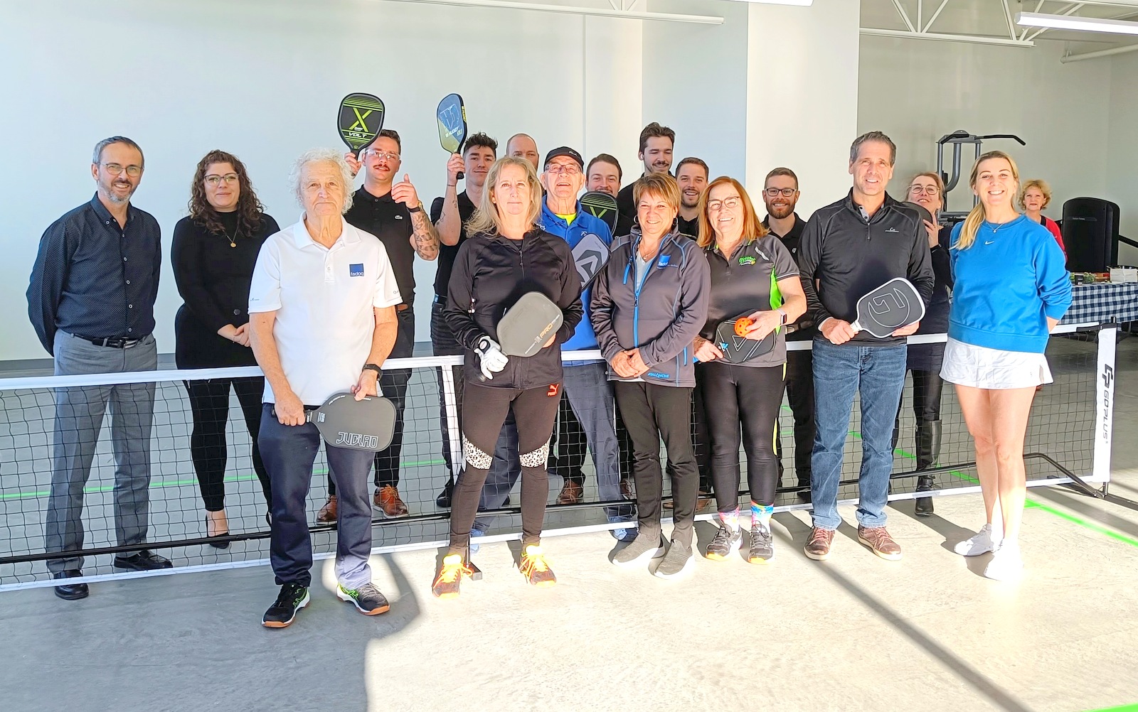 Inauguration d’un espace de jeu intérieur de Pickleball chez ...