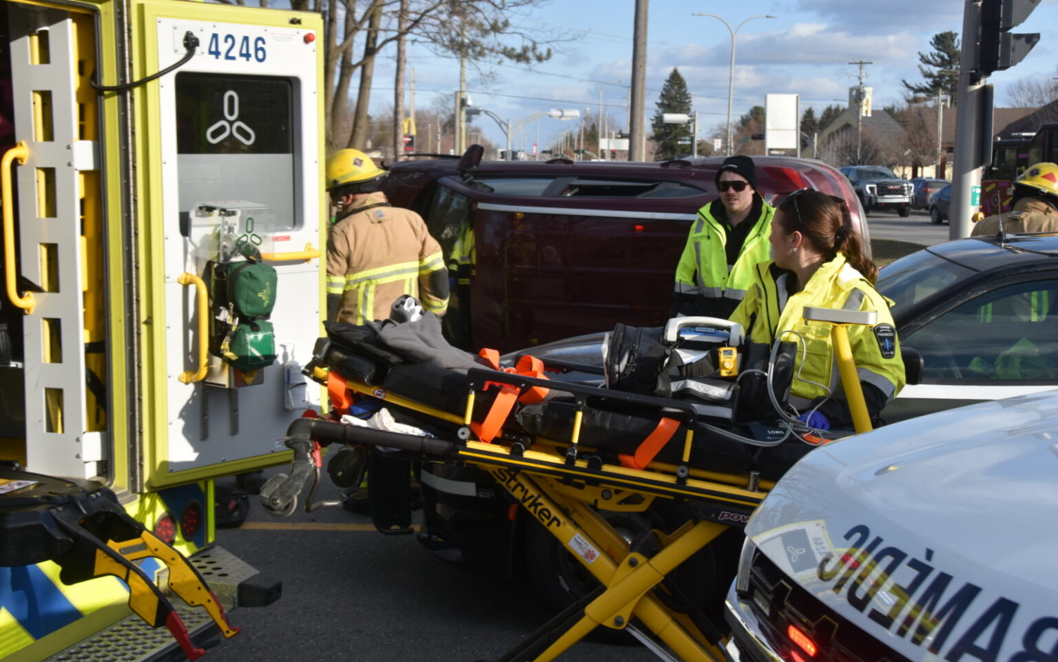 Deux accidents, dont une collision avec un autobus scolaire et une ...