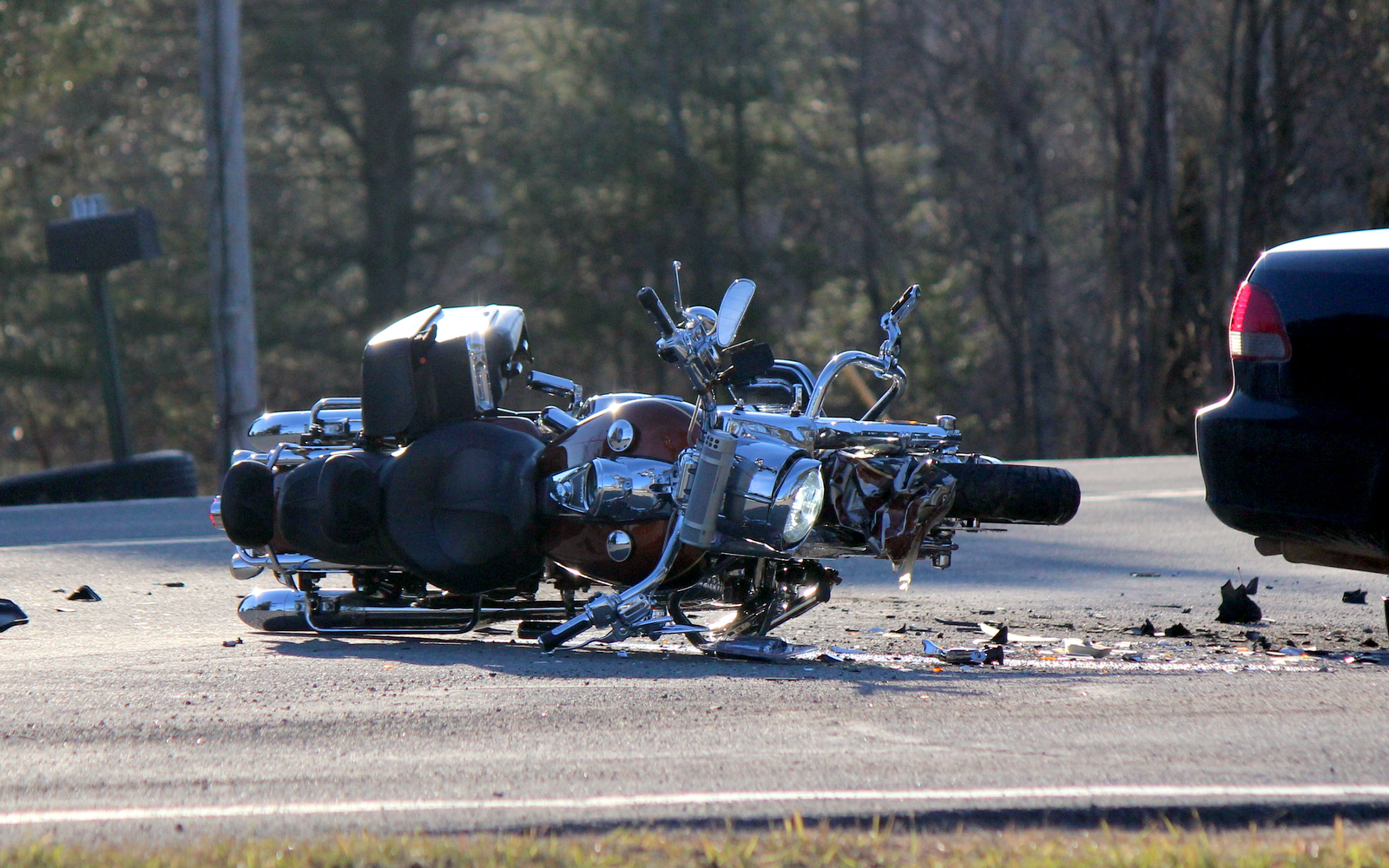 Deux accidents de moto : un mort, un blessé grave et un conducteur ...