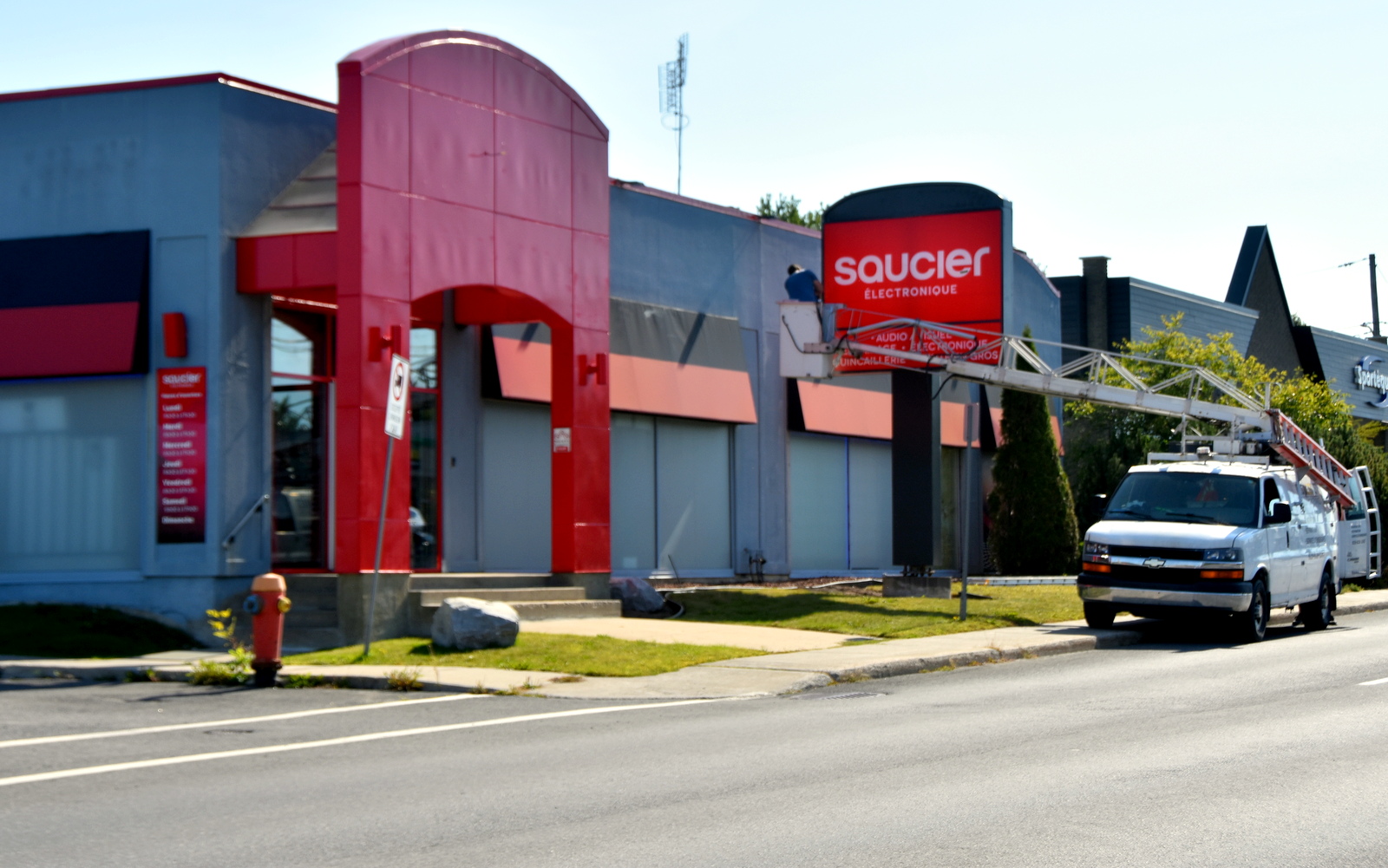 Après Addison : Marcel Saucier relance la bannière Saucier Électronique ...